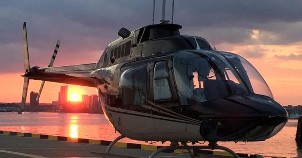 Atlantis Dubai Helicopter Tour: Luxury from the Iconic Helipad ...